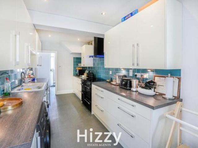 3 bedroom semi detached house for sale in Whitby Road, Ipswich, IP4