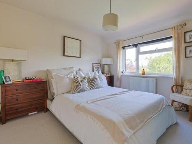 3 bedroom semi detached house for sale in Whitemore Road, Guildford, GU1