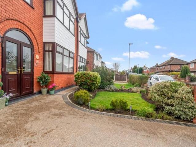 3 bedroom semi detached house for sale in Whitfield Avenue, Paddington, WA1