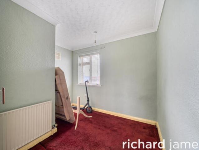 3 bedroom semi detached house for sale in Whitworth Road, Swindon, SN25