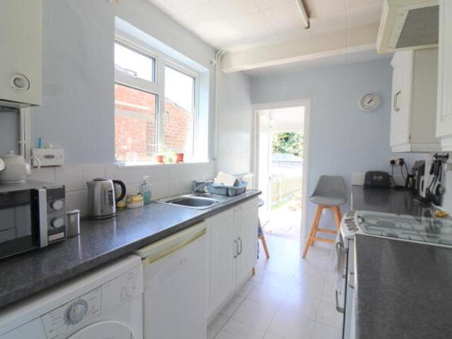 3 bedroom semi detached house for sale in Windermere Crescent, Luton, Bedfordshire, LU3 2PR, LU3