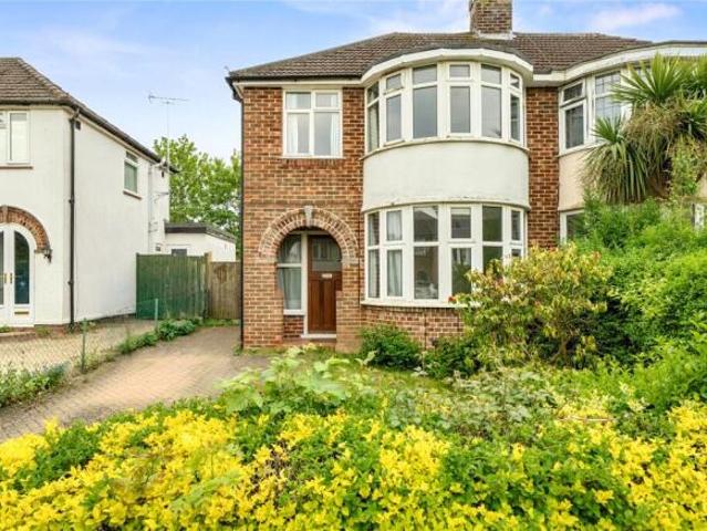 3 bedroom semi detached house for sale in Windermere Road, Reading, RG2
