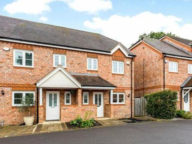 3 Bedroom Semi detached House For Sale In Windsor, Berkshire