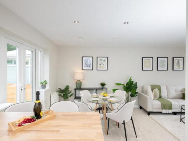 3 bedroom semi detached house for sale in Winsford Drive, Huddersfield, HD5 0AD, HD5