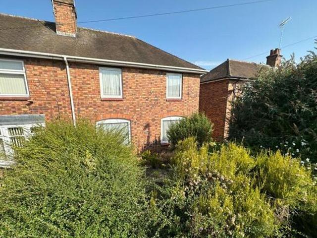 3 Bedroom Semi detached House For Sale In Winshill, Burton on trent