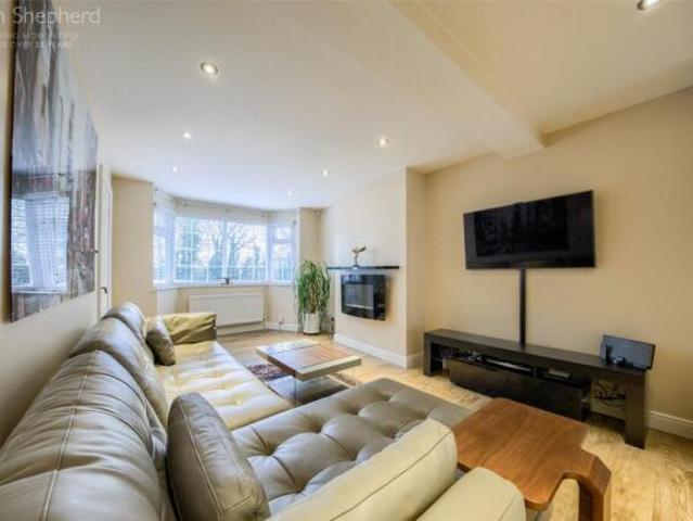 3 bedroom semi detached house for sale in Widney Manor Road, Solihull, West Midlands, B91