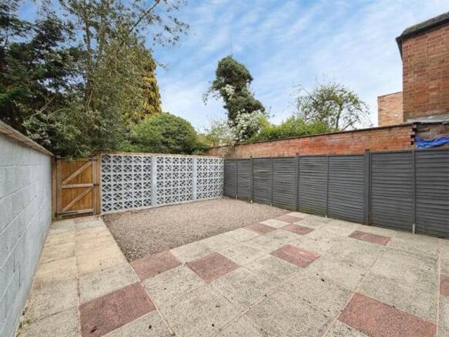 3 bedroom semi detached house for sale in Willes Road, Leamington Spa, CV31