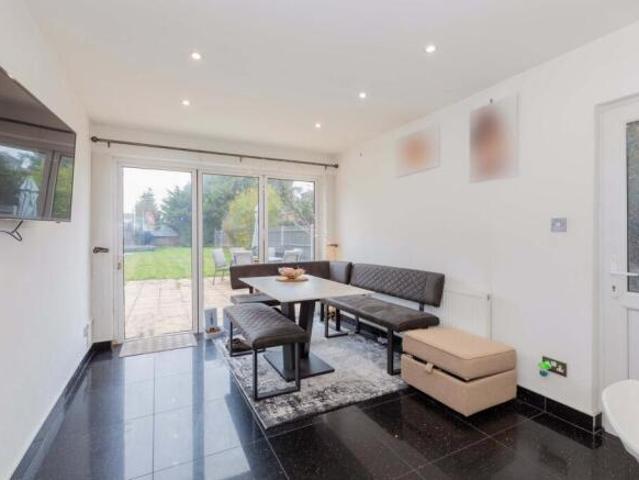 3 bedroom semi detached house for sale in Willoughby Road, Langley, SL3