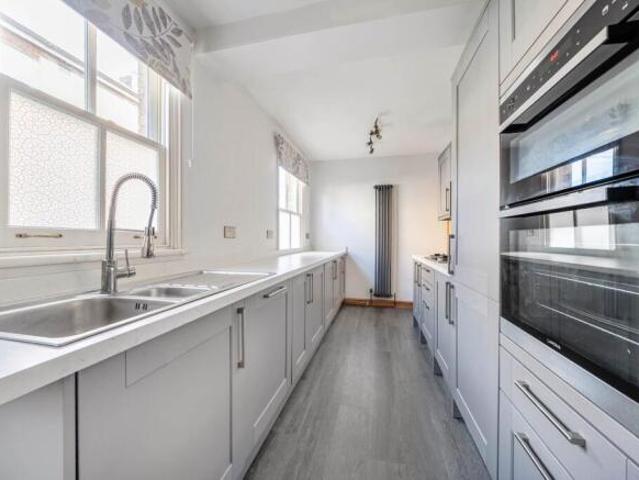 3 bedroom semi detached house for sale in Willow Road, Bedford, MK42