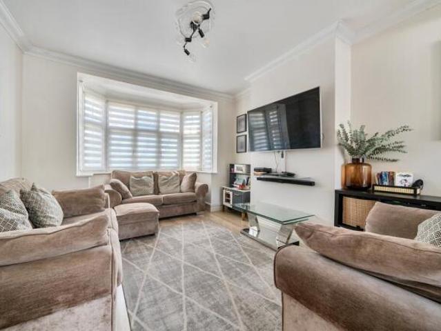 3 bedroom semi detached house for sale in Willow Road, Enfield, EN1