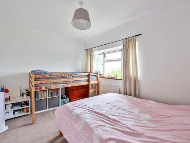 3 bedroom semi detached house for sale in Willow Way, Guildford, GU1