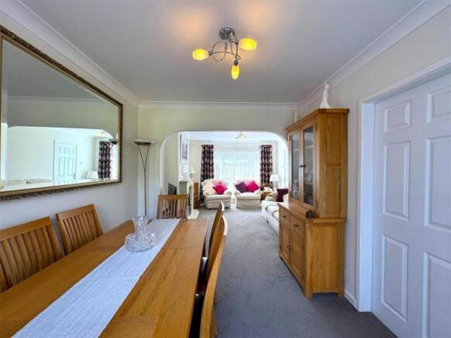 3 bedroom semi detached house for sale in Willowslea Road, Worcester, WR3