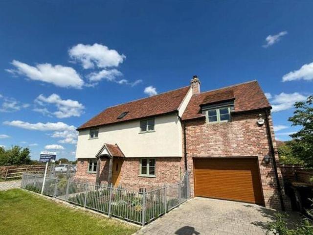 3 Bedroom Semi detached House For Sale In Wilstead, Bedford