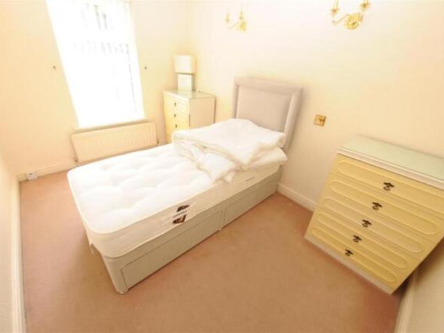 3 bedroom semi detached house for sale in Woodbine Grove, Idle, Bradford, BD10