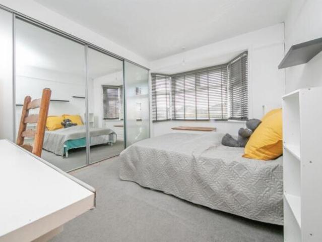 3 bedroom semi detached house for sale in Woodbridge Road, Ipswich, IP4