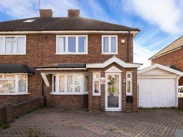 3 Bedroom Semi detached House For Sale In Woodford Green, Greater London