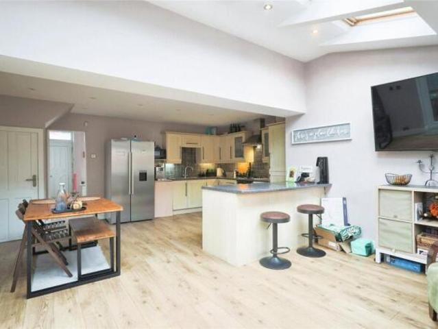 3 bedroom semi detached house for sale in Woodlands, MANCHESTER, Lancashire, M35