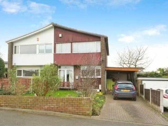 3 Bedroom Semi detached House For Sale In Woodlesford, Leeds