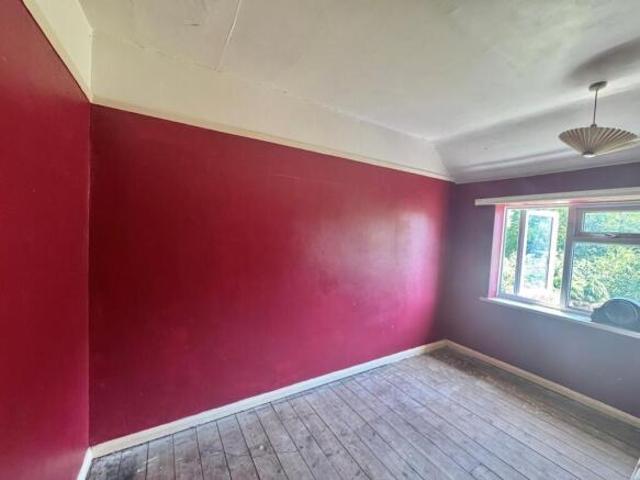 3 bedroom semi detached house for sale in Woodside Road, Guildford, GU2