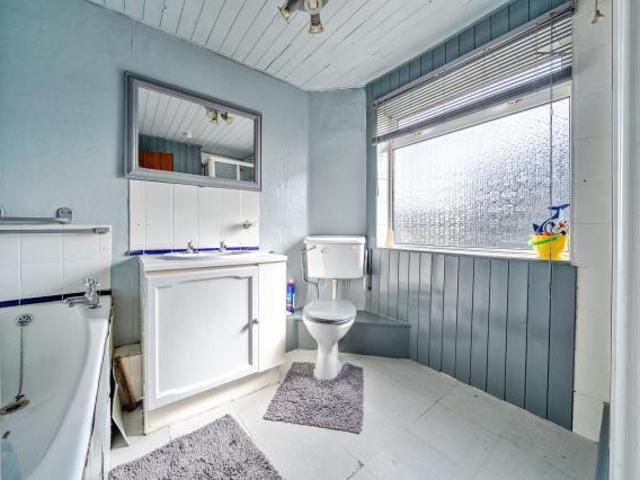 3 bedroom semi detached house for sale in Woodruff Close, Oxford, OX4
