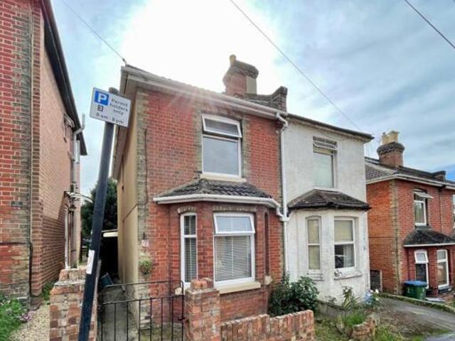 3 Bedroom Semi detached House For Sale In Woolston