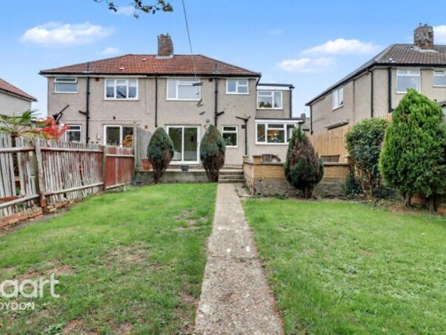 3 bedroom semi detached house for sale in Wolsey Crescent, Croydon, CR0