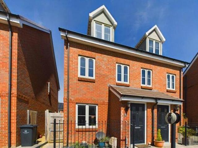 3 Bedroom Semi detached House For Sale In Worthing