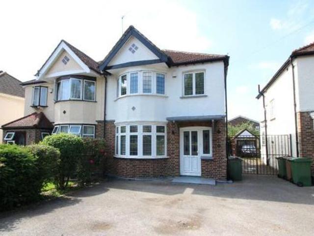 3 Bedroom Semi detached House For Sale In Worcester Park, Surrey