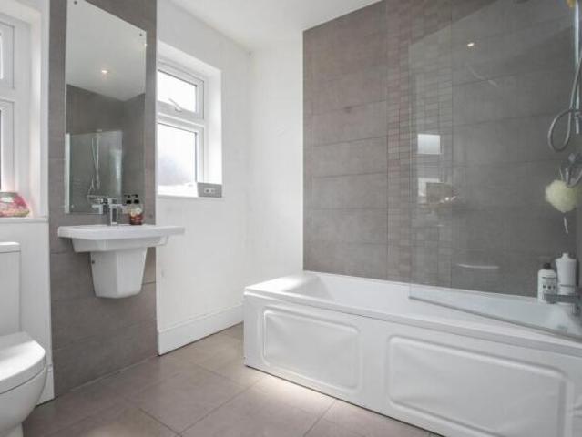 3 bedroom semi detached house for sale in Worplesdon Road, Guildford, GU2