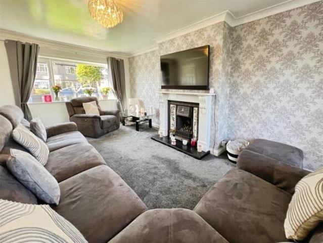 3 bedroom semi detached house for sale in Wrose Grove, Bradford, BD2 1PQ, BD2