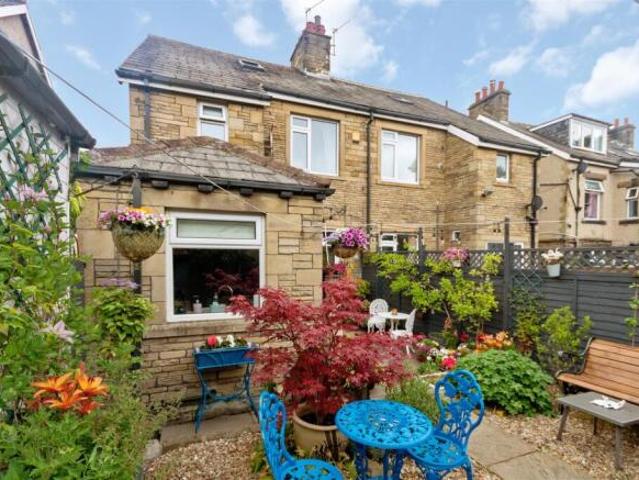 3 bedroom semi detached house for sale in Wrose Road, Bradford, BD2