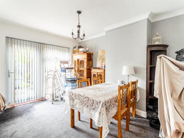3 bedroom semi detached house for sale in Wynchlands Crescent, St. Albans, Hertfordshire, AL4