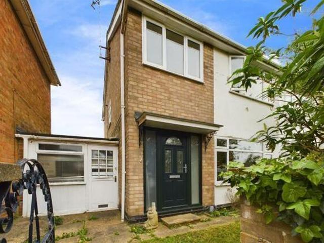 3 Bedroom Semi detached House For Sale In Yaxley