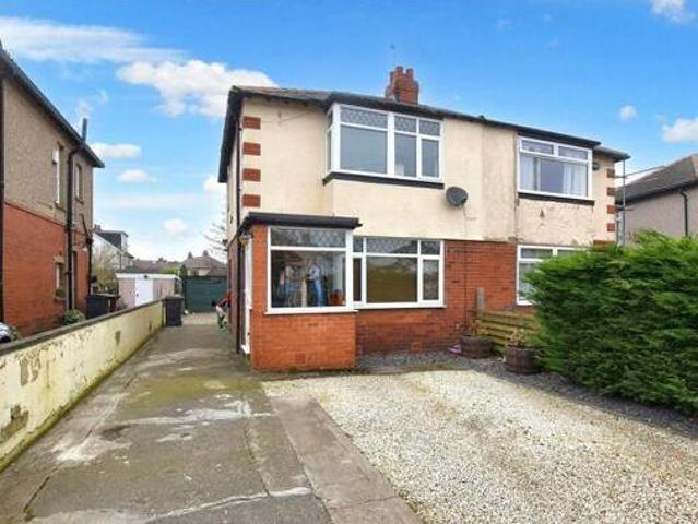 3 Bedroom Semi detached House For Sale In Yeadon, Leeds