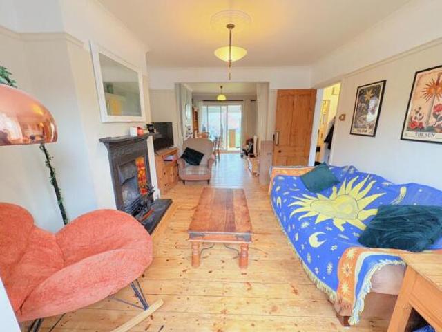 3 bedroom semi detached house for sale in York Road, Shirley, Southampton, SO15