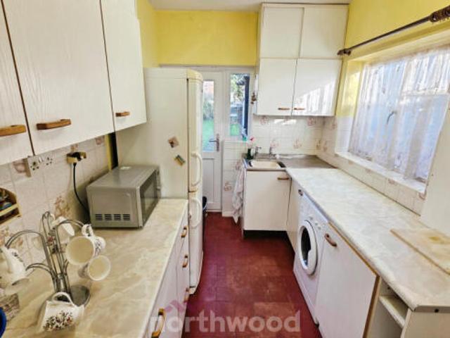 3 bedroom semi detached house for sale in Zetland Road, Town Moor, Doncaster, DN2