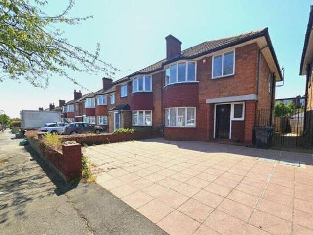 3 Bedroom Semi detached House For Sale In Acton, London