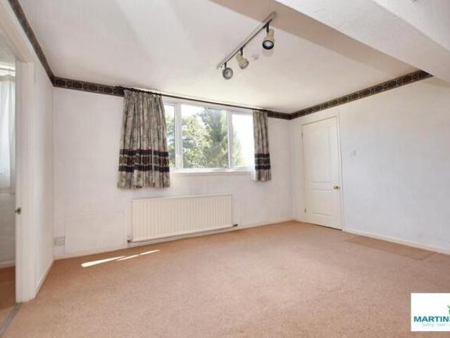 3 bedroom semi detached house for sale in Ainsbury Road, Coventry, CV5