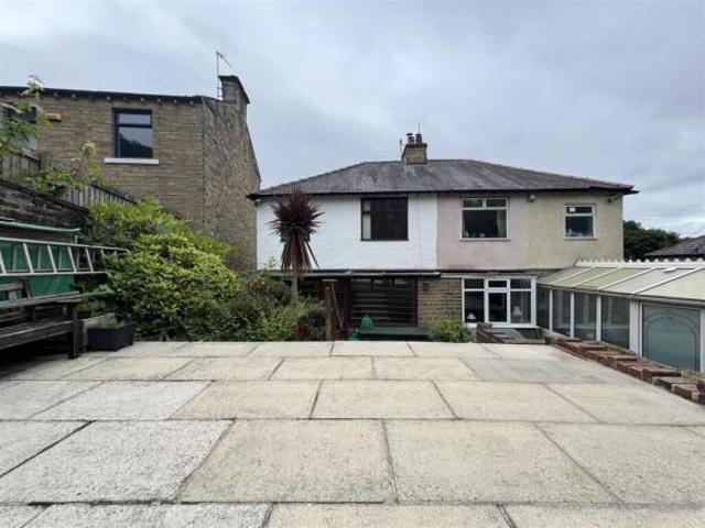 3 bedroom semi detached house for sale in Almondbury Bank, Almondbury, Huddersfield, HD5 8EX, HD5