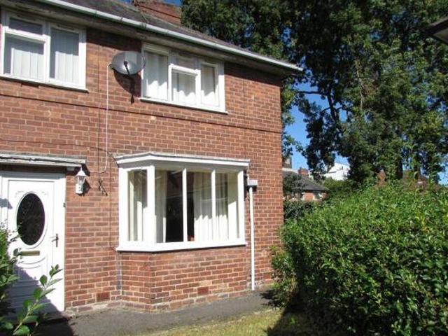3 Bedroom Semi detached House For Sale In Almost Next To The Centre, Manchester
