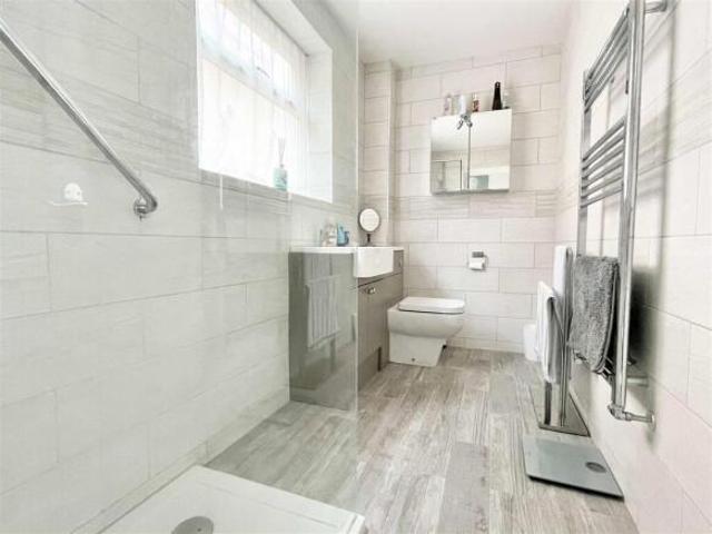 3 bedroom semi detached house for sale in Aldeburgh Way, Old Springfield, Chelmsford, CM1