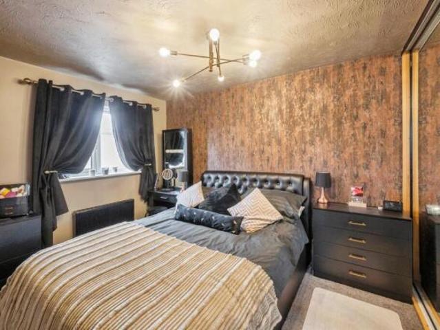 3 bedroom semi detached house for sale in Alderford Drive, Doncaster, DN4