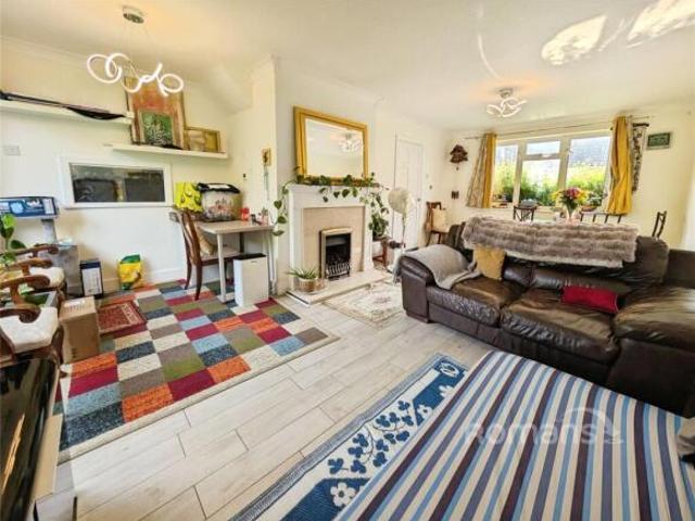 3 bedroom semi detached house for sale in Allendale Road, Earley, Reading, RG6