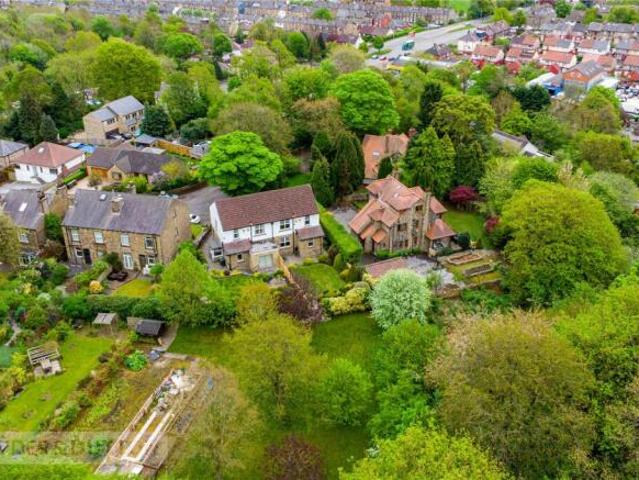 3 bedroom semi detached house for sale in Allison Drive, Huddersfield, West Yorkshire, HD2