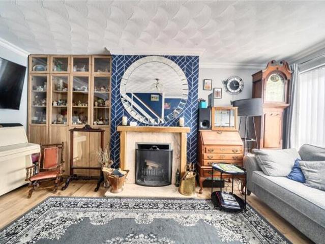 3 bedroom semi detached house for sale in Alpine Close, Southampton, Hampshire, SO18