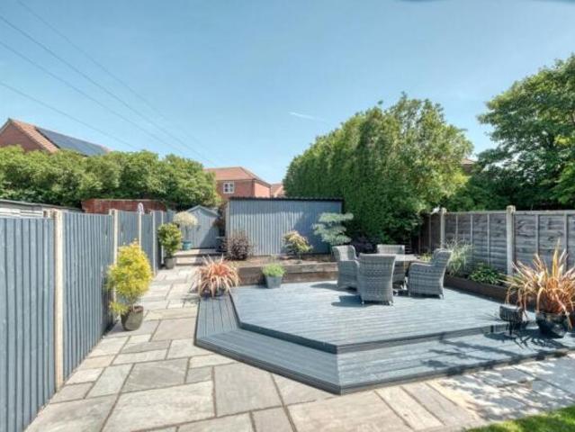 3 bedroom semi detached house for sale in Alvechurch Road, Birmingham, B31