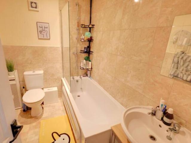 3 bedroom semi detached house for sale in Ampthill Road, Shirley, Southampton, SO15