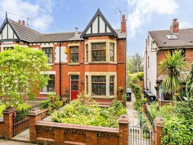 3 Bedroom Semi detached House For Sale In Ashton in makerfield