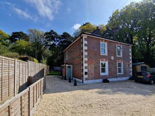 3 Bedroom Semi detached House For Sale In Ash, Surrey