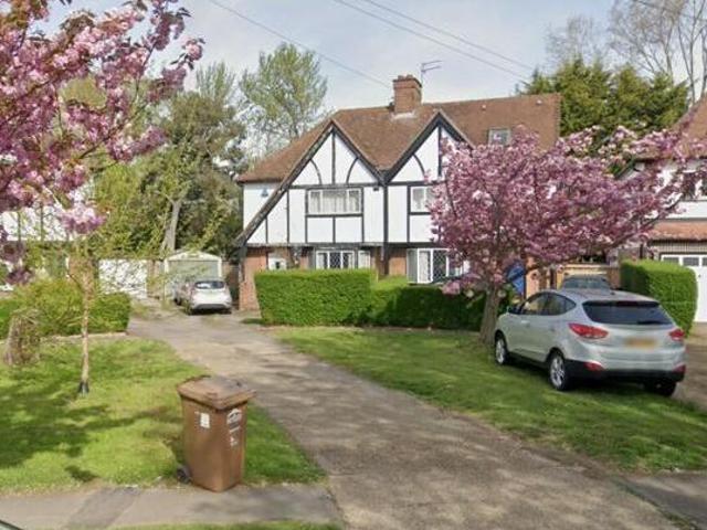 3 Bedroom Semi detached House For Sale In Ashford, Surrey